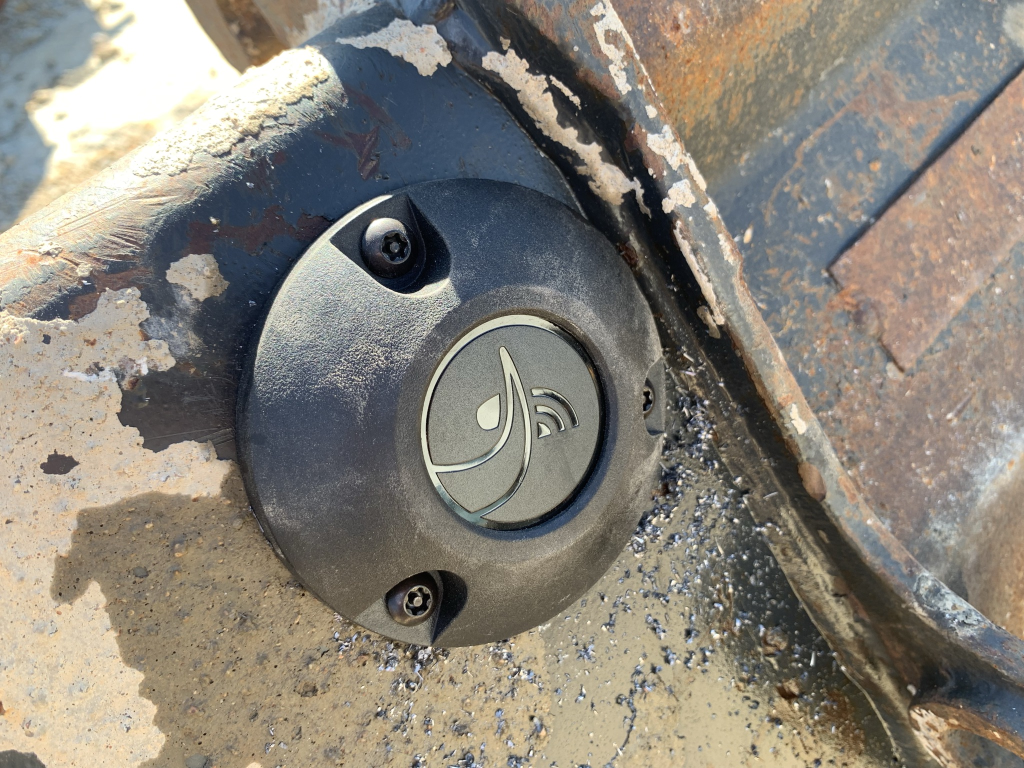 10-Pack Molded Deflectors | Rooster Asset Tracking System